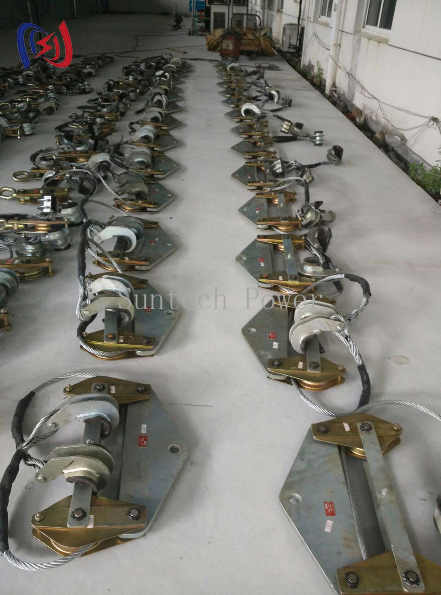 Heavy-Duty Multiple Fission Conductor Lifter & Stringing Block for ...